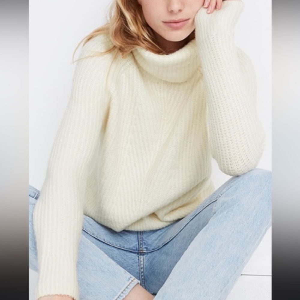 Women’s Mercer Donegal Cream Turtleneck Sweater Xs - Gem